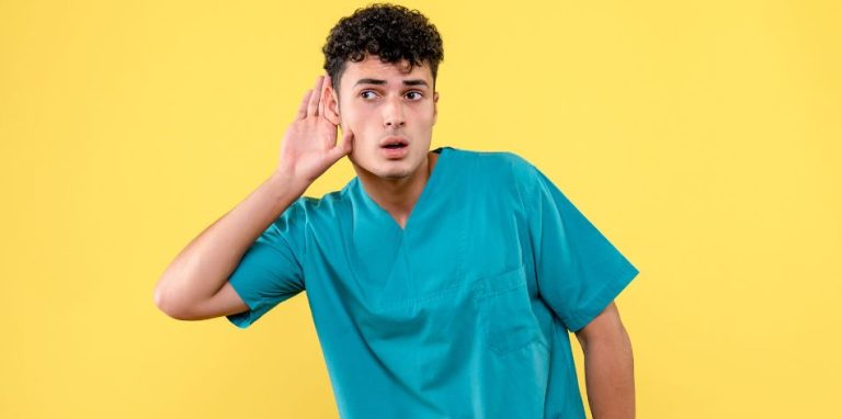 Conoce las causas de los oídos tapados | Blog Clínica Internacional